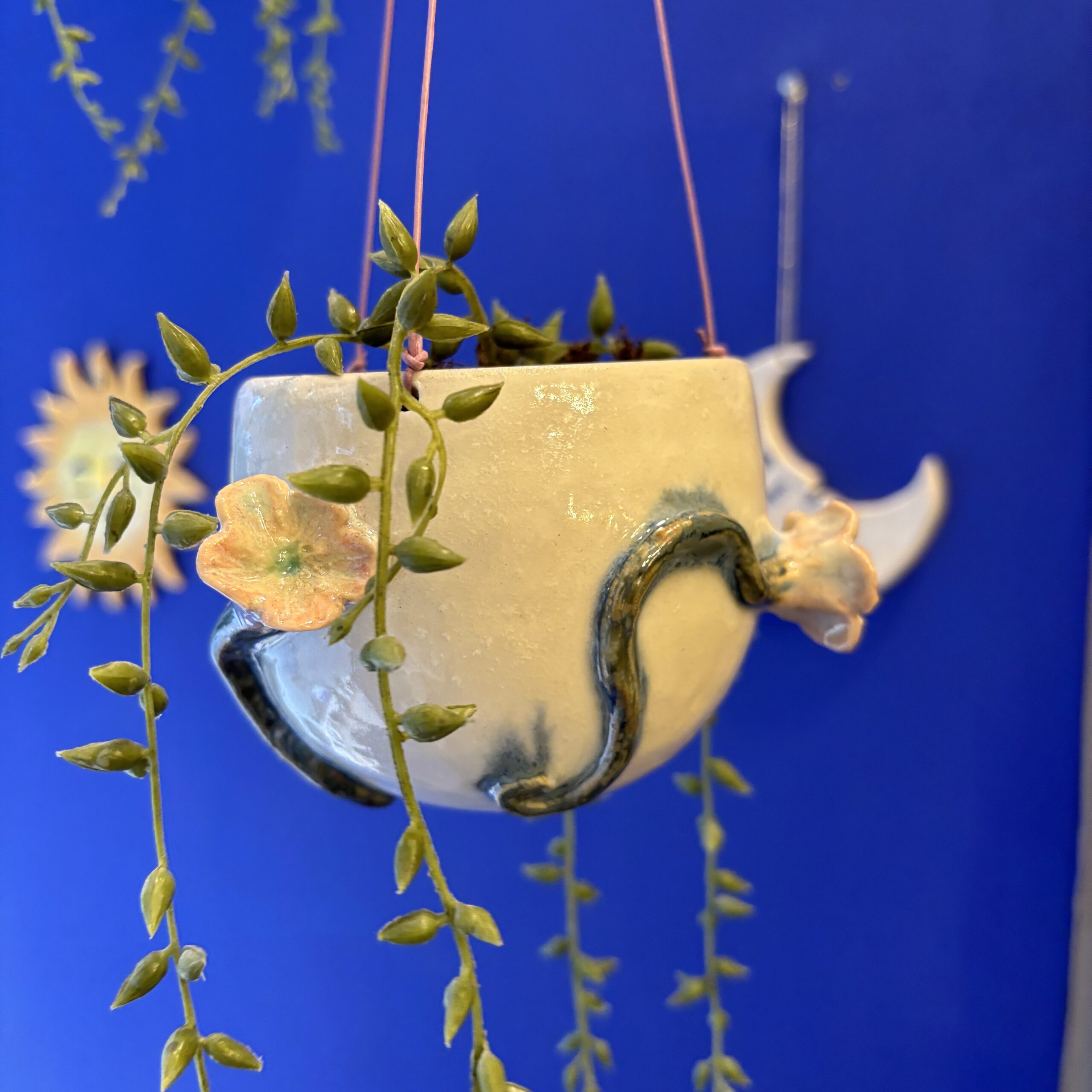 Blomster hængepotte - elya.dk